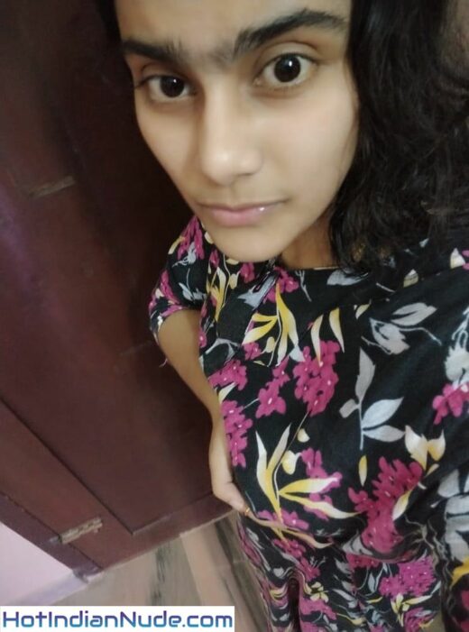 Desi Teenage Girl Nude Selfie Taken For Her Lover